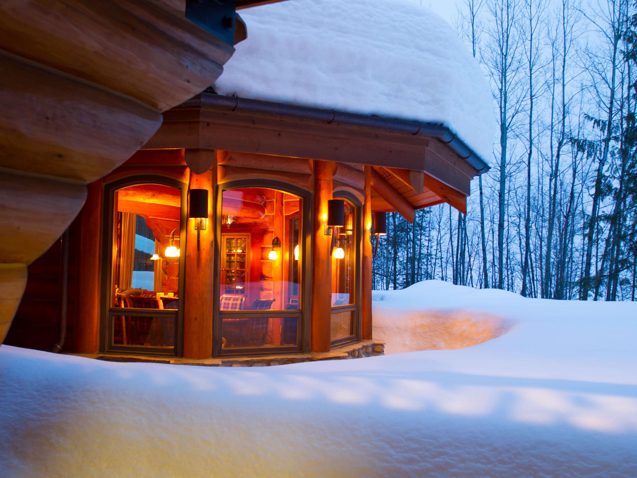 Eleanor Lake Estate | Mike Wiegele Helicopter Skiing